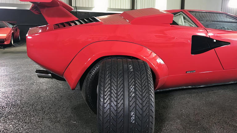 10 Things That Make The Lamborghini Countach A Quirky Supercar