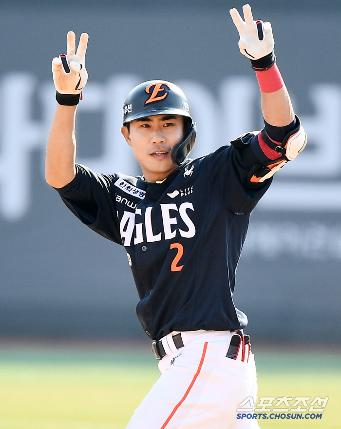 '누가 50억 오버페이라 했나' 화끈한 FA 이적 신고식...한화, KT 개막전 '짜릿한 역전승' [수원 현장]