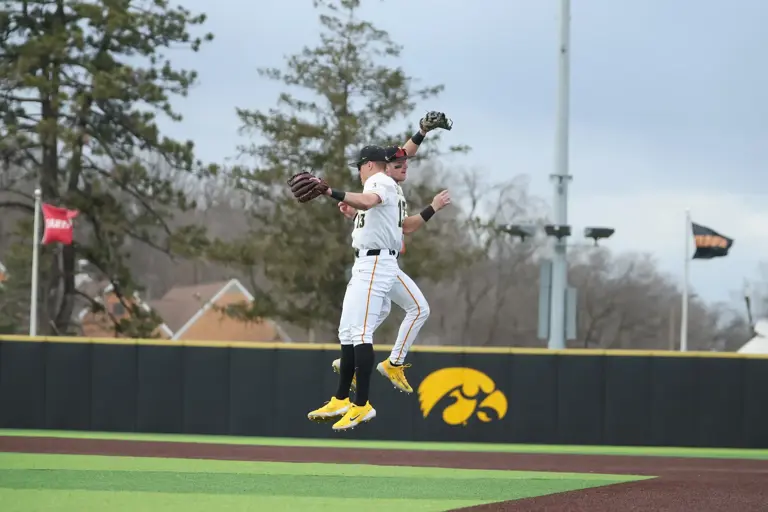 Iowa baseball dominates Ohio State in a seven-inning run-rule win to ...