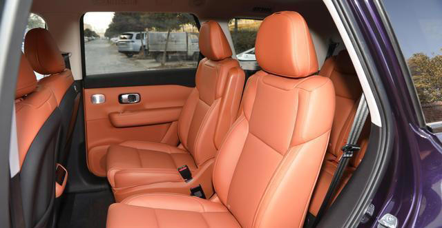 6座SUV新标杆，轴距超3米空间宽敞，标配800V快充技术，零跑C16家用优选