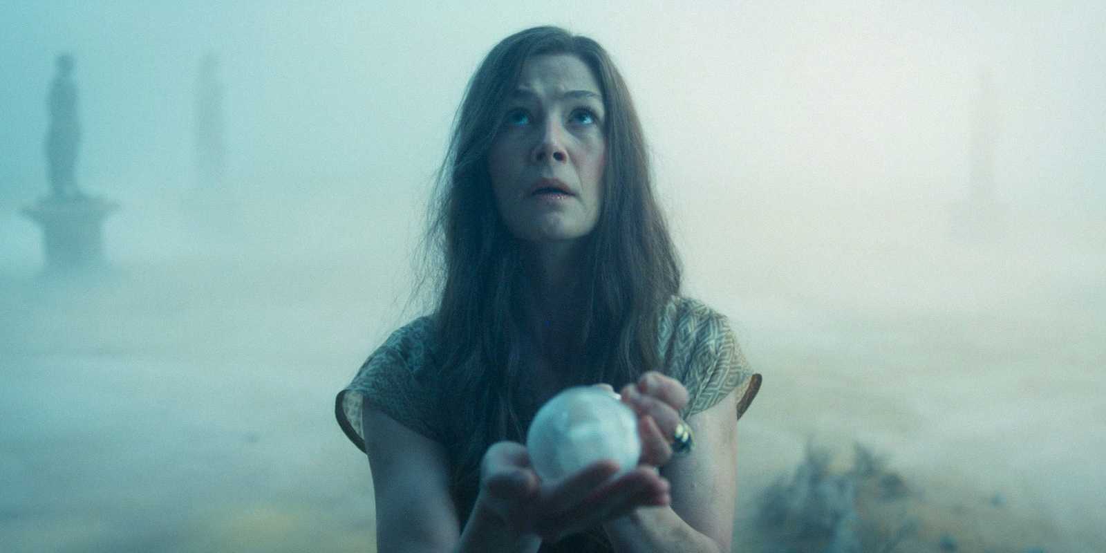 Moiraine's New Weapon Is A Huge Change To The Wheel Of Time Books