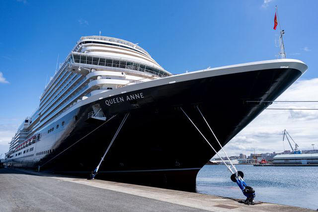 See the Chilling Moment Lights Went Out on Cruise Ship Passing Through ...