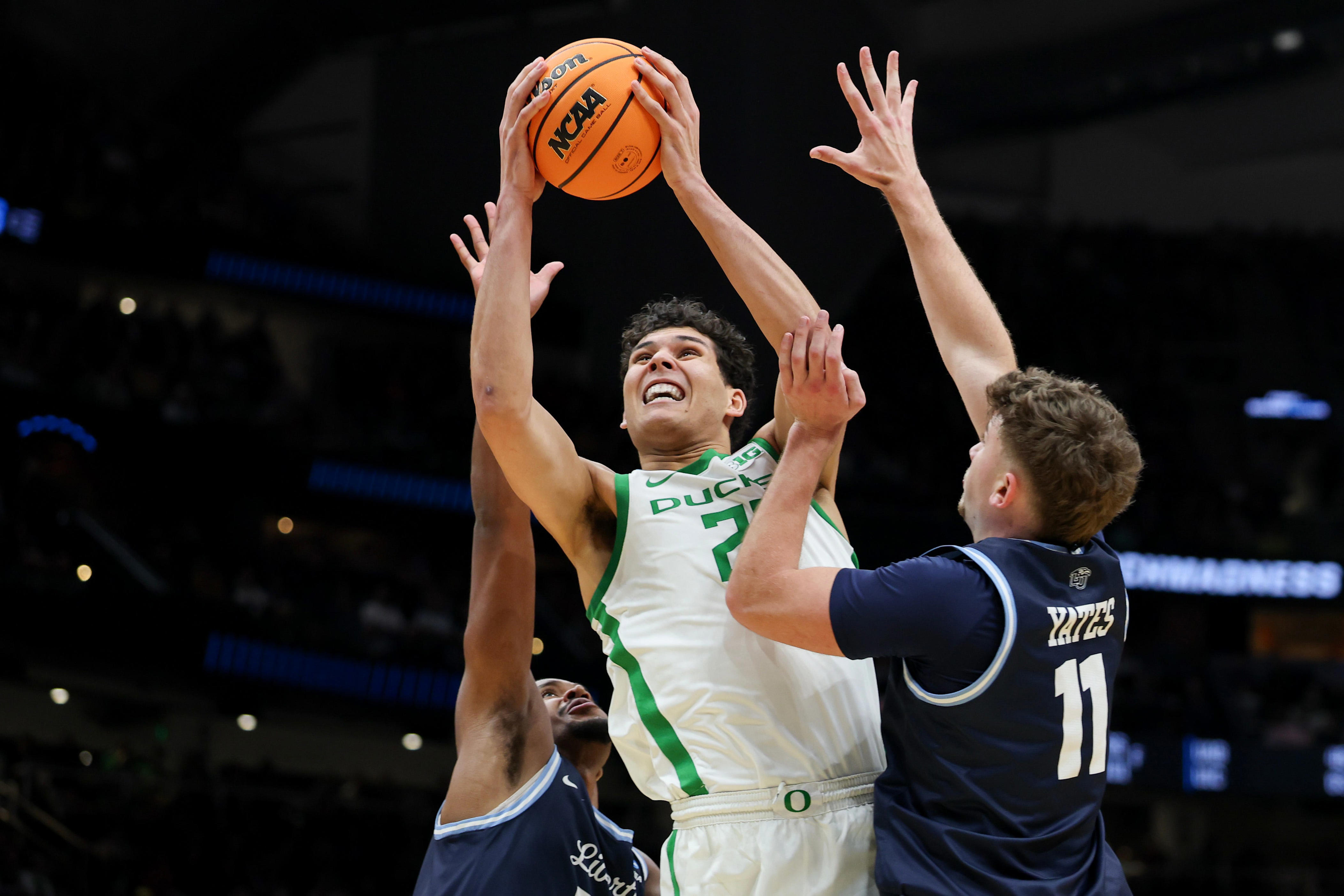 Who does Oregon basketball play next in Men's March Madness? Second ...