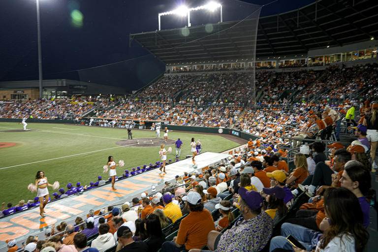 Texas baseball: Jim Schlossnagle wants to make changes to UFCU Disch ...