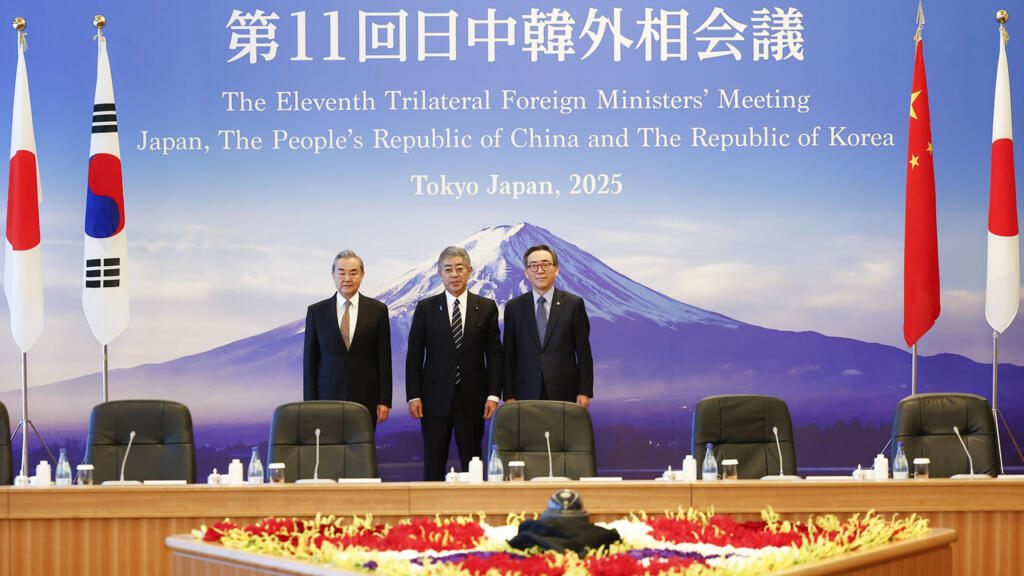 Japan, China, and South Korea agree to promote peace, cooperation
