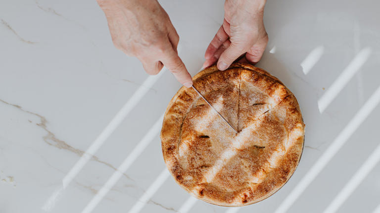 Green Tomatoes Are The Secret For An Unbeatable Pie, Whether Savory Or ...