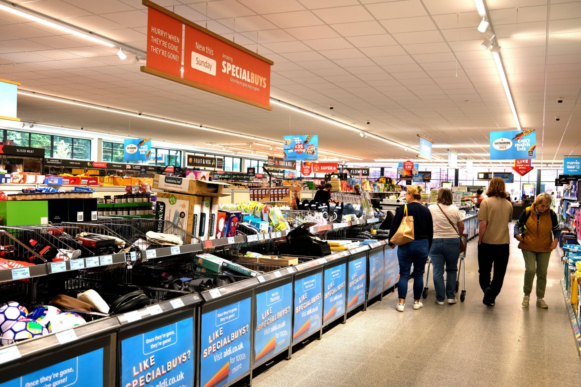 'RIP Middle Aisle': The Aldi announcement that gave shoppers 'heart ...