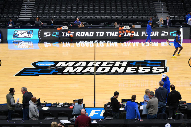 Where to watch NCAA tournament selection show today: Time, TV channel