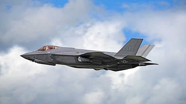 The Greatest Plane That Never Was: The F-22N Sea Raptor