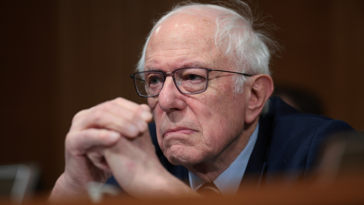 Bernie Sanders slams ‘authoritarian president’ Trump amid shameless ...