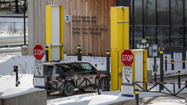 ‘They’ve never been afraid before’: Why some green card holders ...