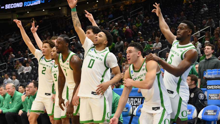 Liberty Coach Reveals Rooting For Oregon Ducks To Upset Arizona: NCAA ...