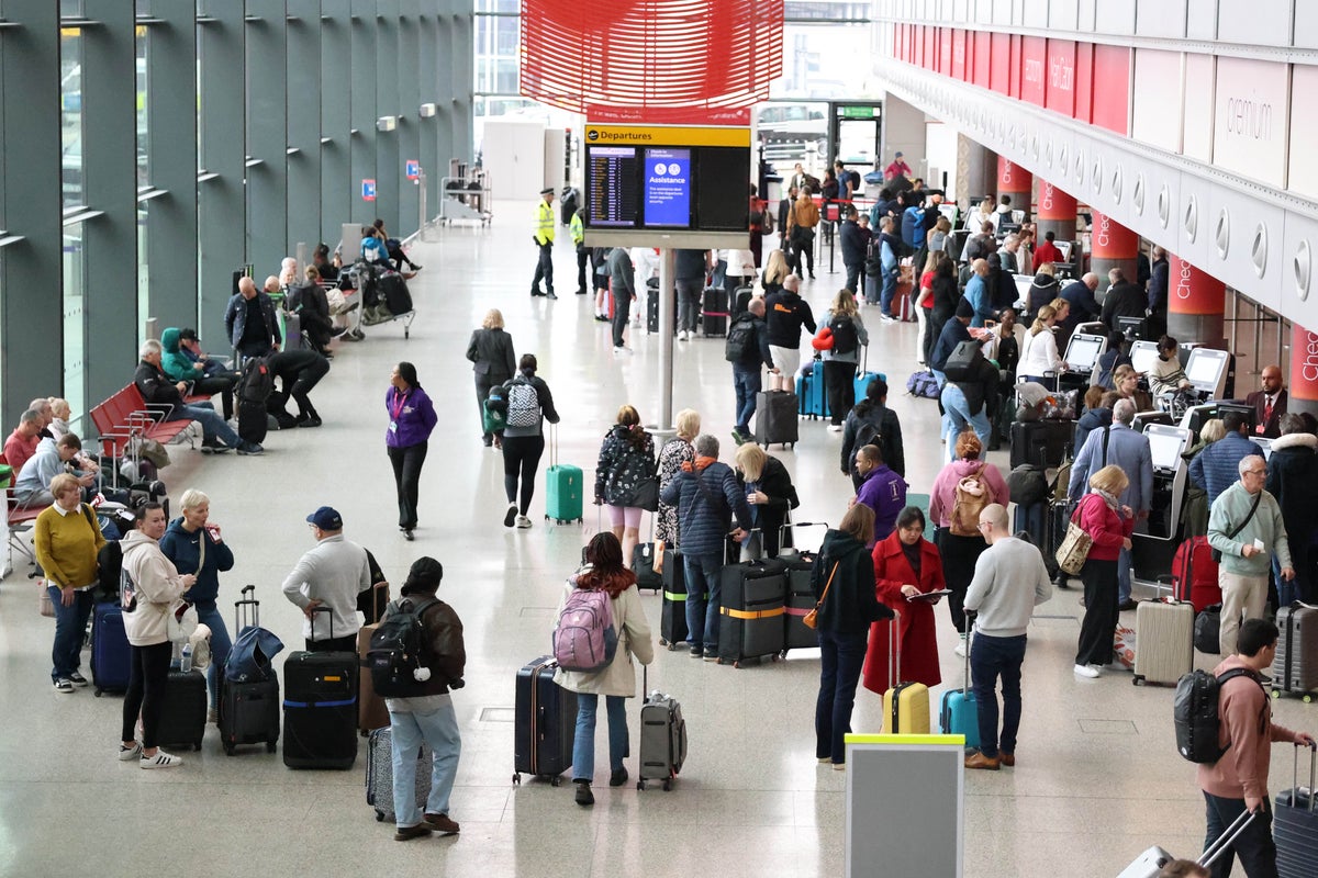 Heathrow live: Airport orders investigation into crisis management ...
