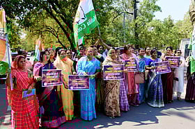 MP Mahila Congress Protests Against Rising Crimes, Demands CM Mohan ...