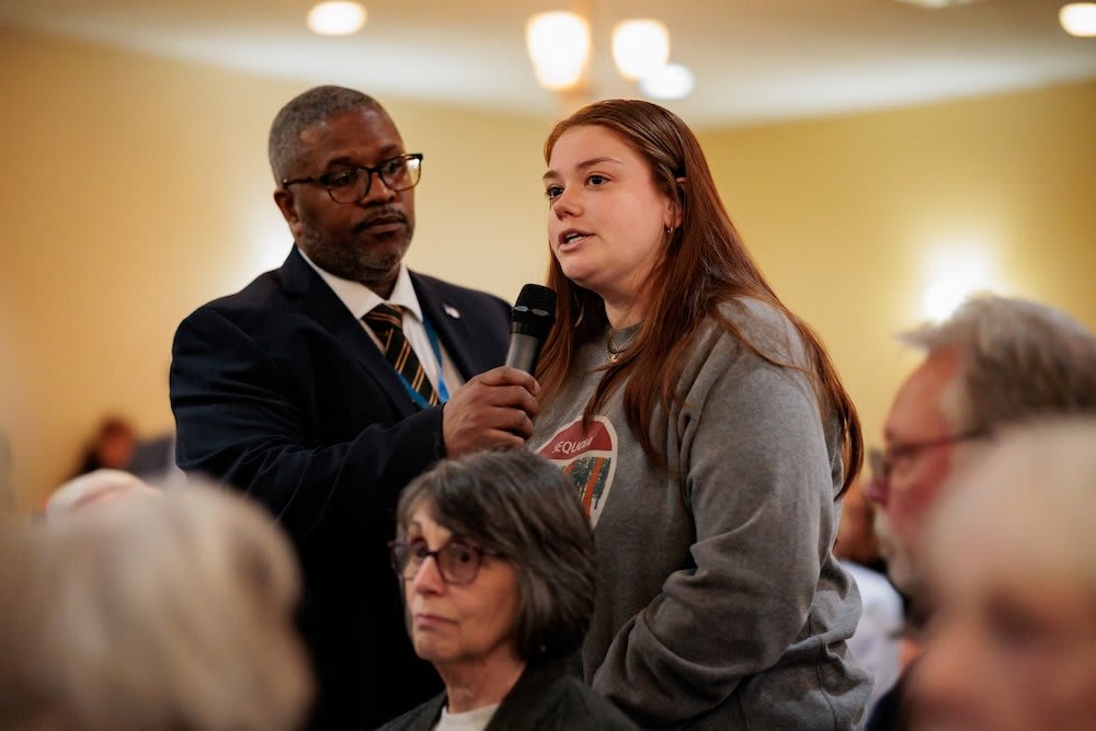 'Are you prepared for violence?' Angry voters confront Dems over being ...