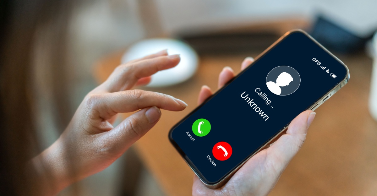 Telefonen din kan avsløre alt om deg – 10 innstillinger du må endre NÅ ...