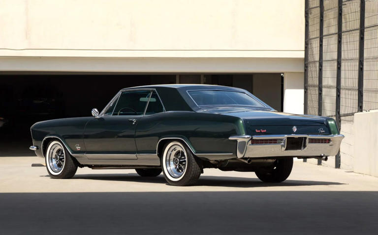 1965 Buick Riviera on Bring a Trailer Is a Former Auto-Show Model