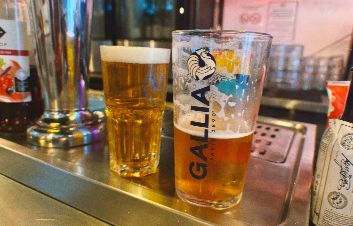 De nombreux bars servent-ils vraiment des pintes de bière de moins de ...