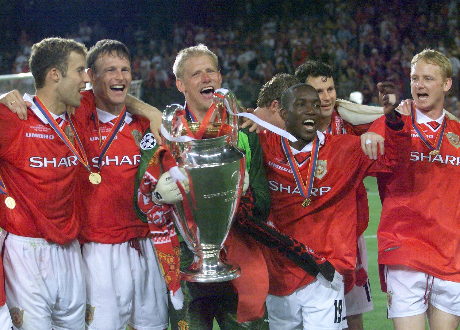 Rating the best Man Utd home kits from the 1990s - including treble ...