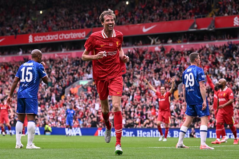 Peter Crouch changed his mind on robot celebration just minutes before ...