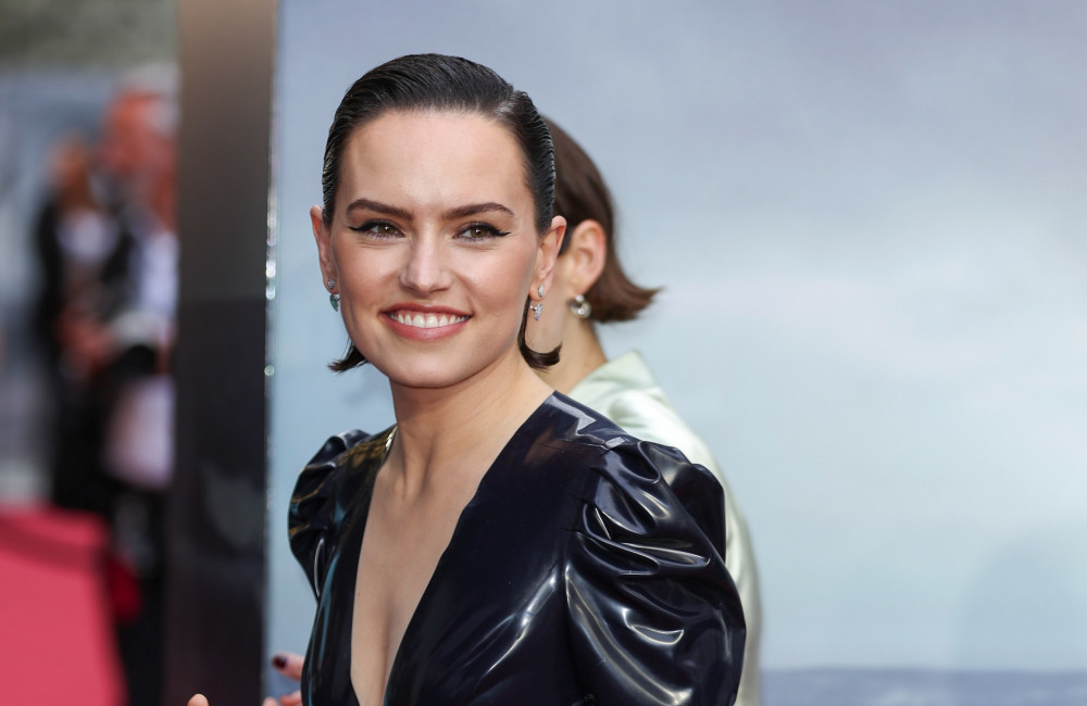 Daisy Ridley says it was "terrifying" to fight a 'zombie' in her new ...