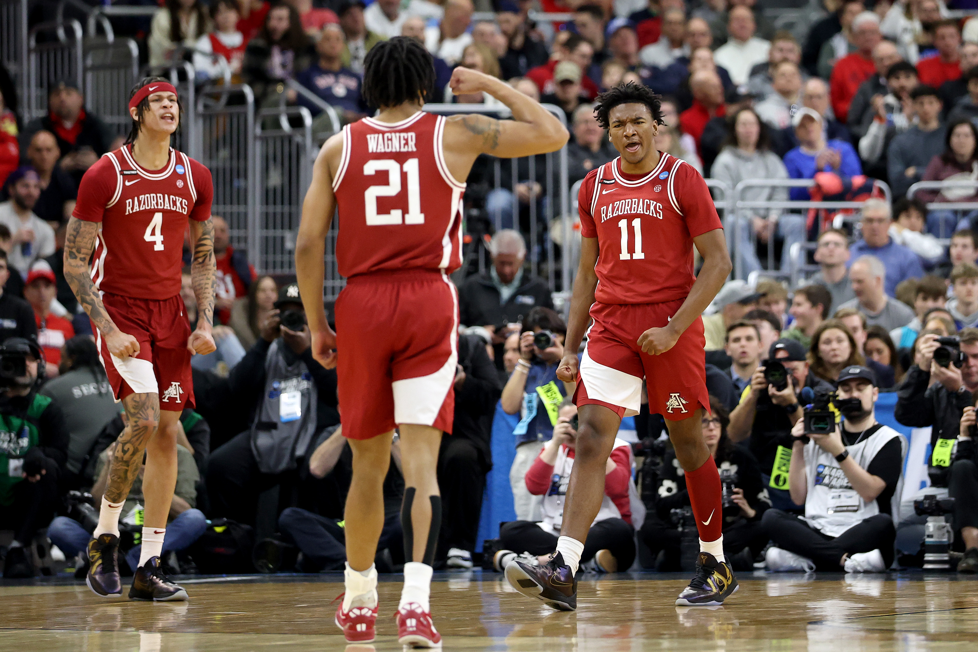 March Madness live updates, bracket, scores: Arkansas men knock out St ...