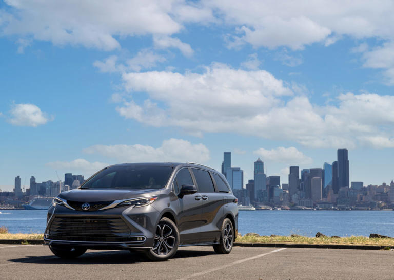 2026 Kia Carnival Hybrid vs. 2025 Toyota Sienna: Which One Is Right For ...