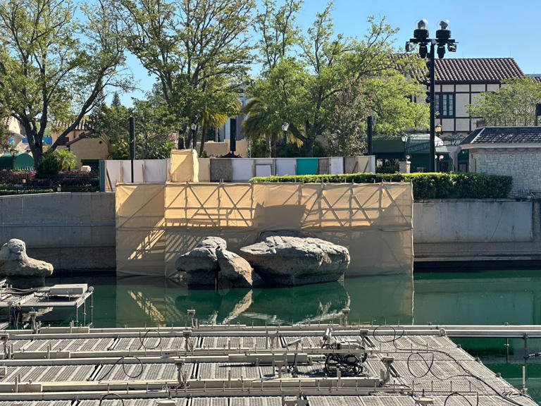 Work Underway in Universal Studios Florida Lagoon Before CineSational ...