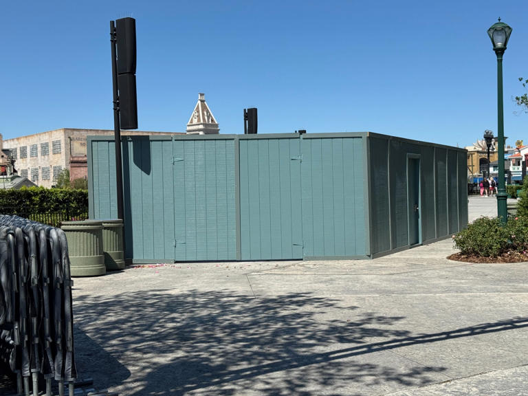 Work Underway in Universal Studios Florida Lagoon Before CineSational ...