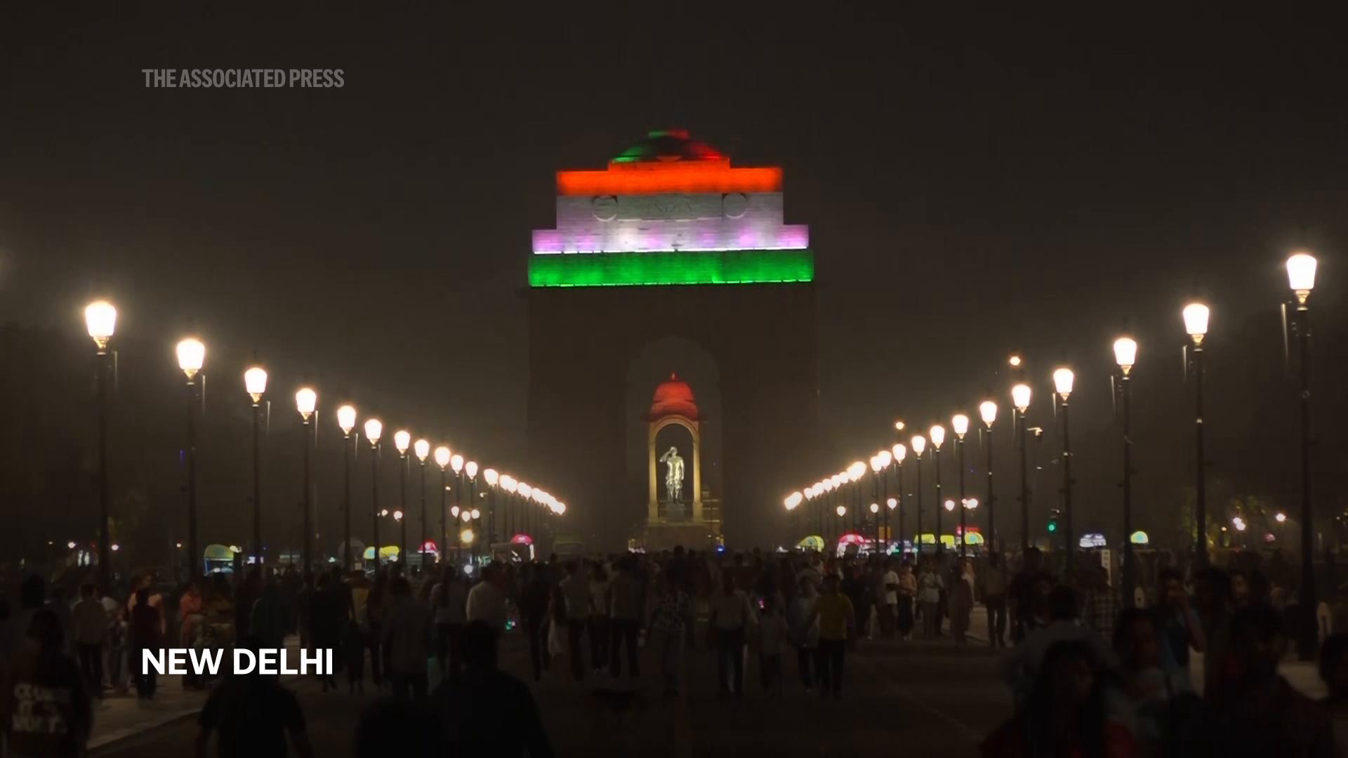 Lights go out at landmarks and monuments around the world to mark Earth ...
