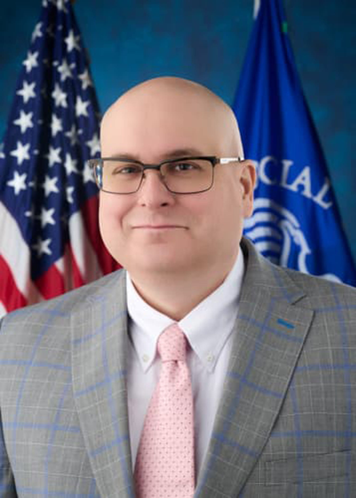 Social Security chief backs down on threat to shut down agency after ...