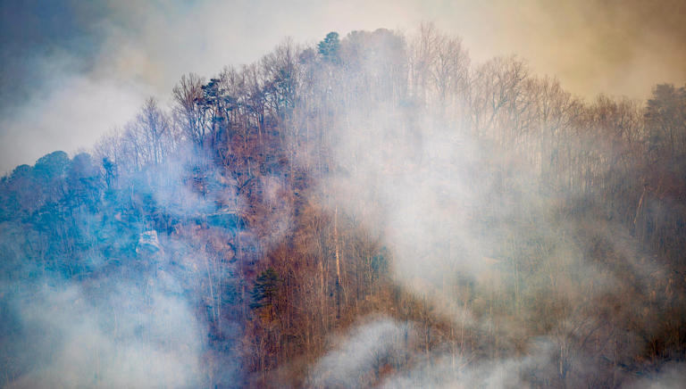 Polk County wildfires intensify under 'nightmare' conditions, secures ...