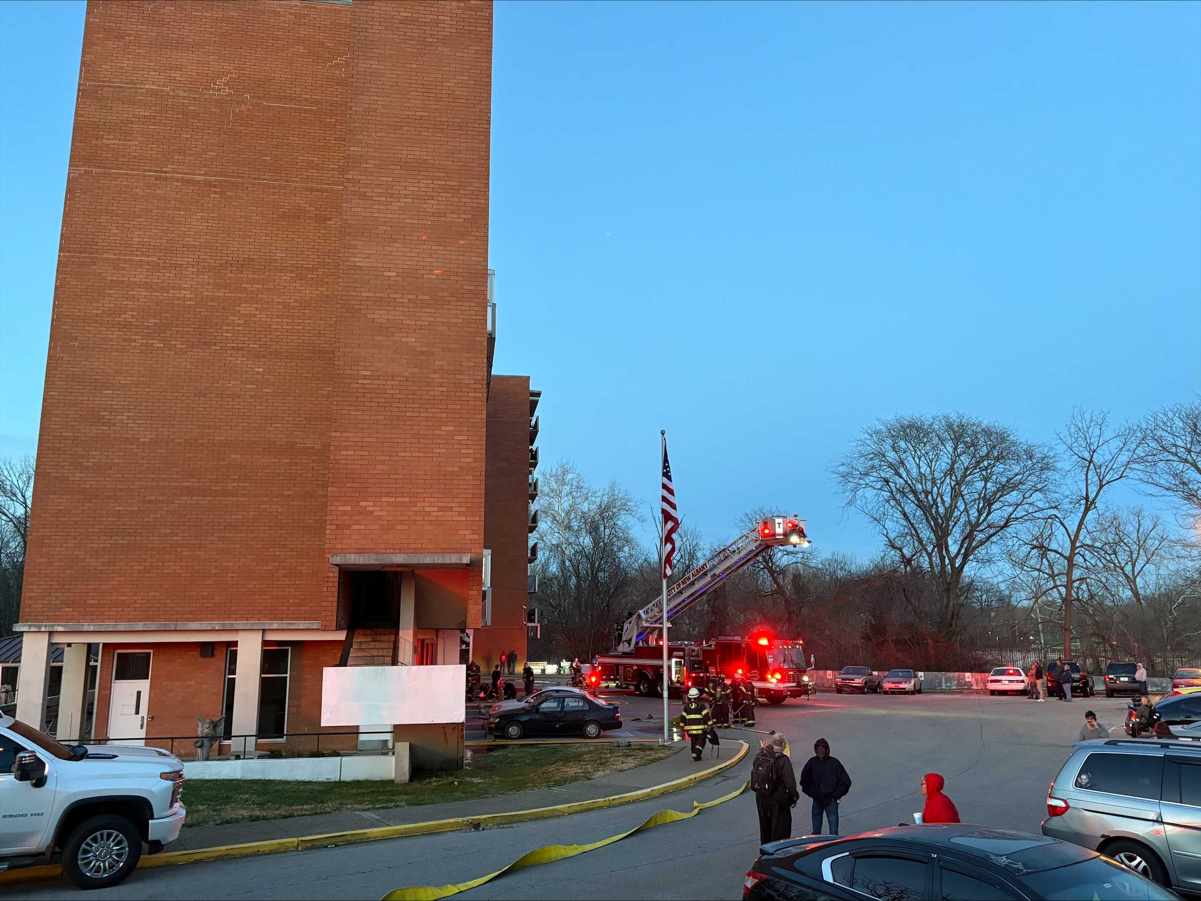 New Albany apartment building catches on fire; surrounding homes evacuated
