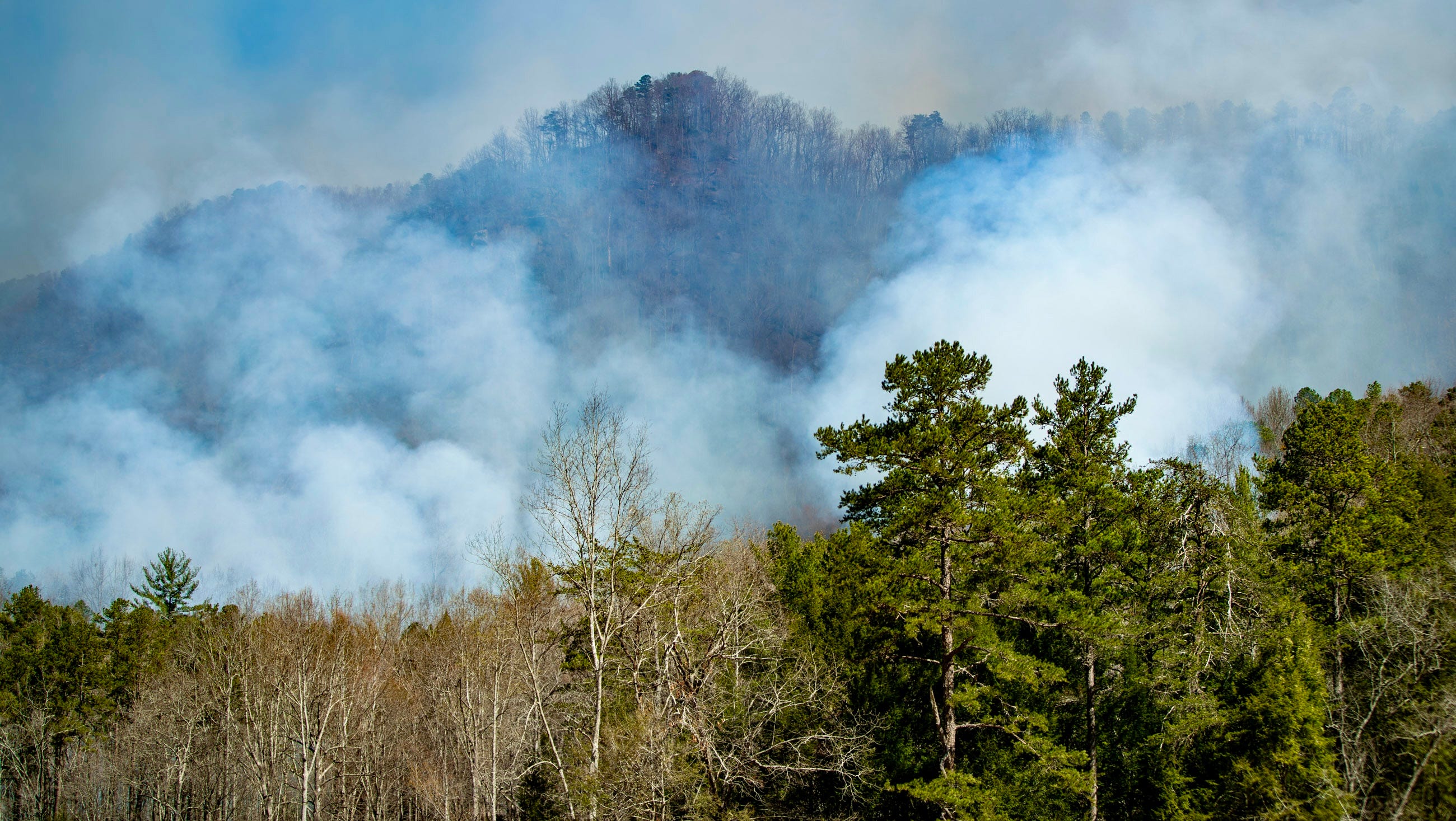 WNC wildfire hopped river in two places: See evacuation readiness map ...