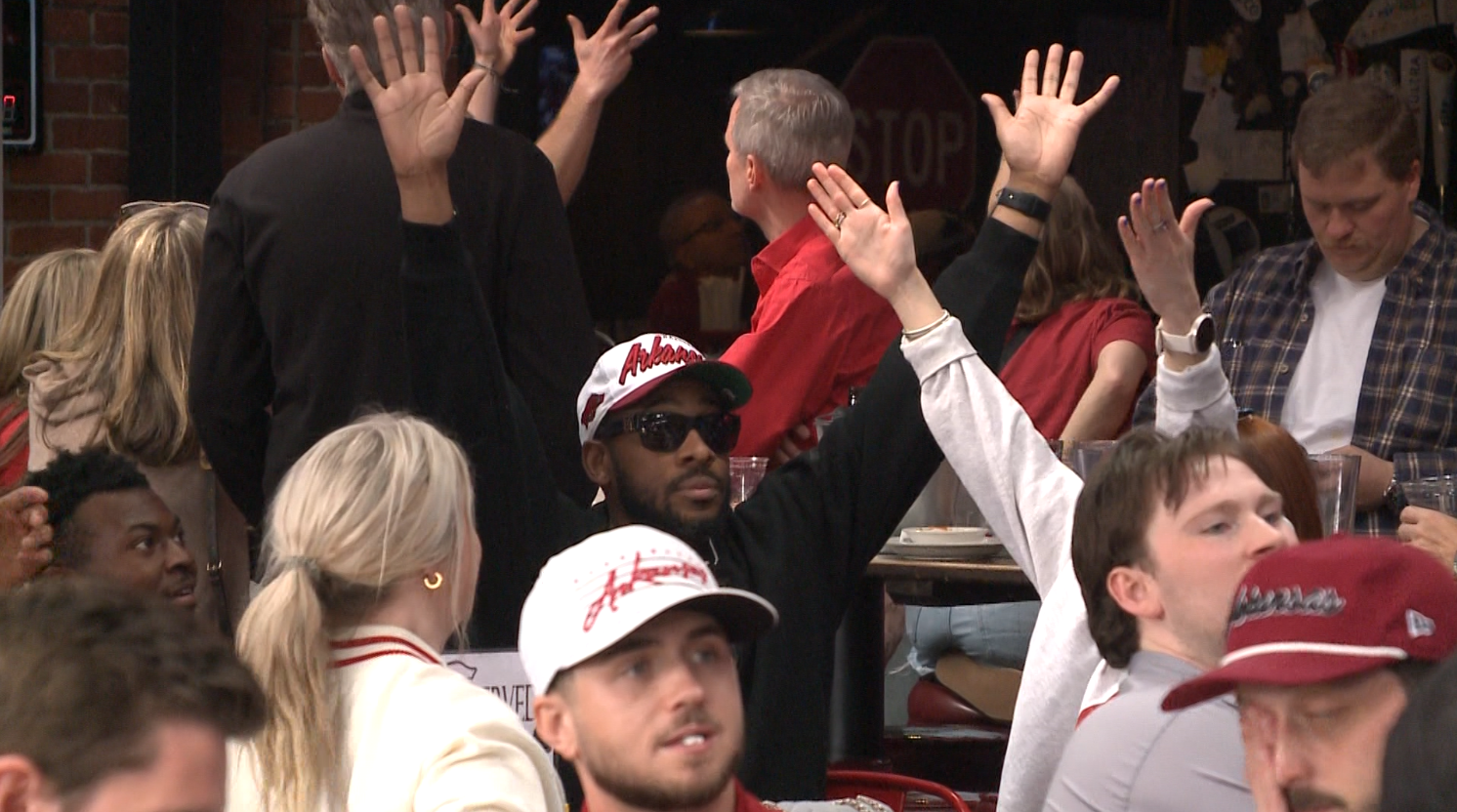 Razorback fans celebrate as Hogs reach Sweet 16