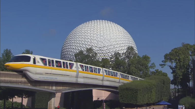 Fire, smoke plume at Walt Disney World’s EPCOT triggers evacuation