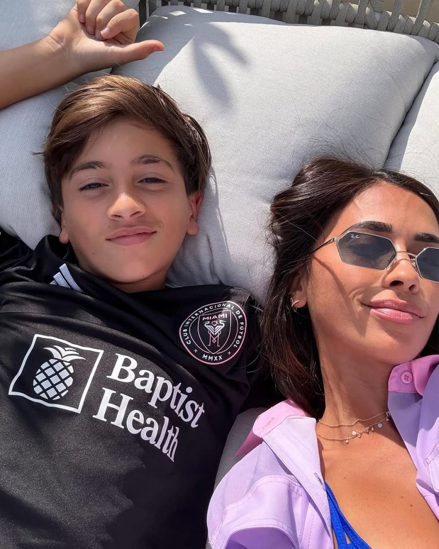 La tarde de pileta de Leo Messi y Antonela Roccuzzo junto con sus hijos