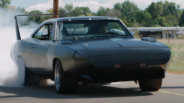 A Hellcat Redeye Engine Turns This ’69 Dodge Daytona Into A Street ...
