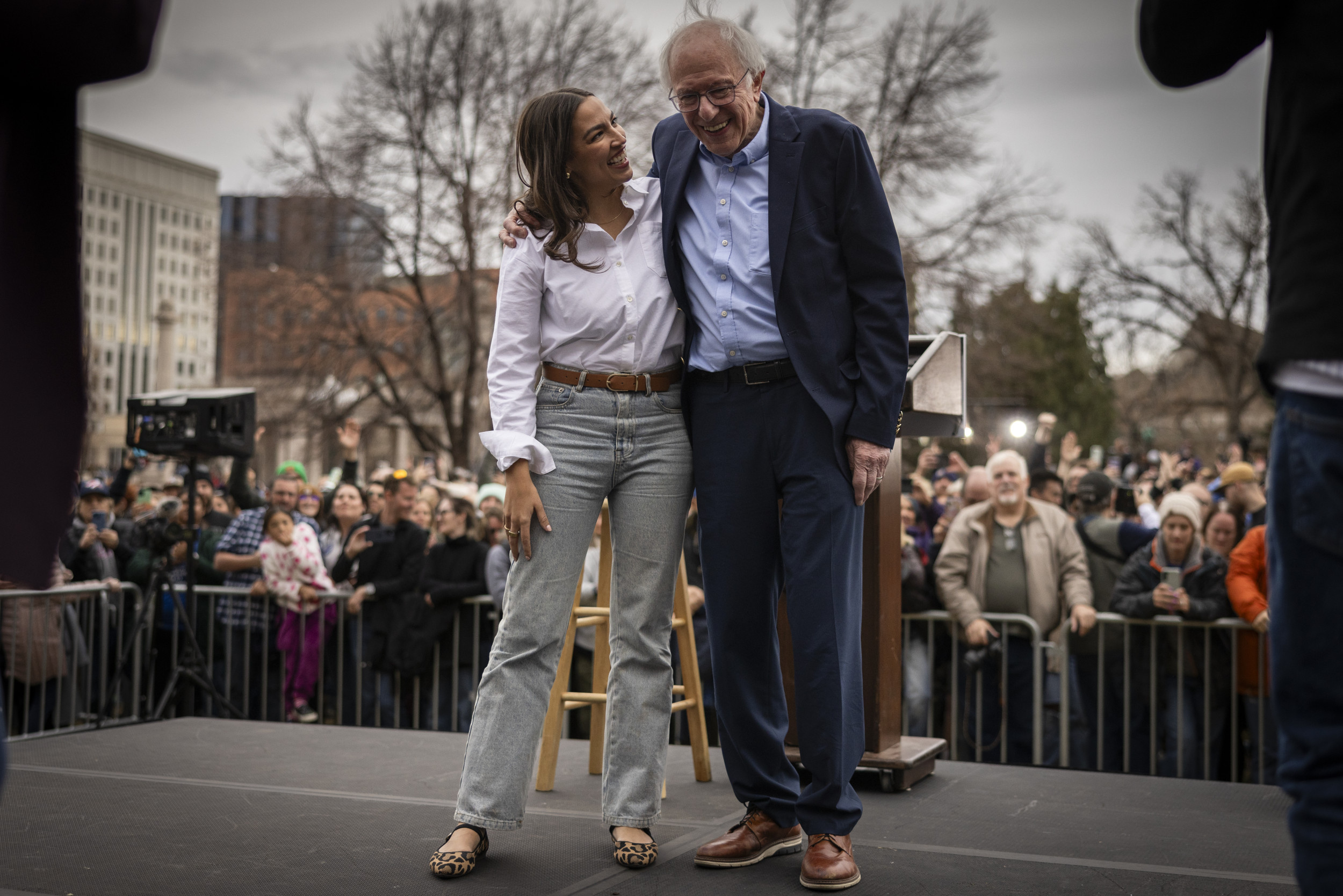 Videos of Bernie Sanders and AOC Rally Crowd Sizes Take Off Online