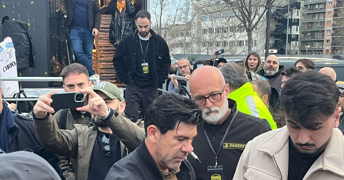 Lazio, presente anche Salas al Panini Tour: bagno di folla per il ‘Matador’