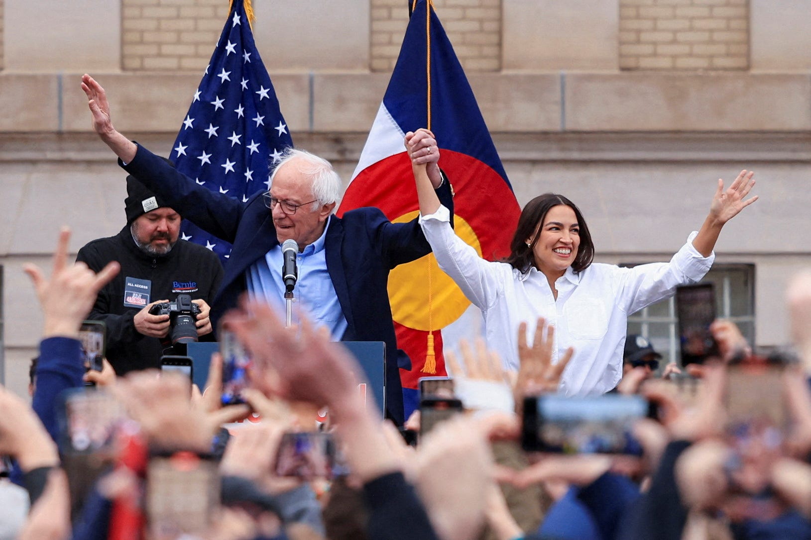 AOC and Bernie Sanders draw thousands of people at 'Fighting Oligarchy ...