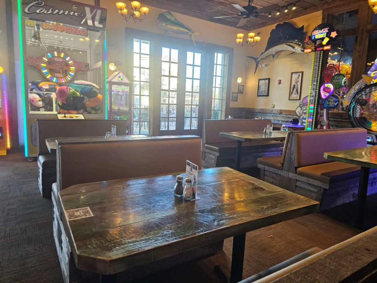 Uncle Buck's Fish Bowl and Grill - Destin