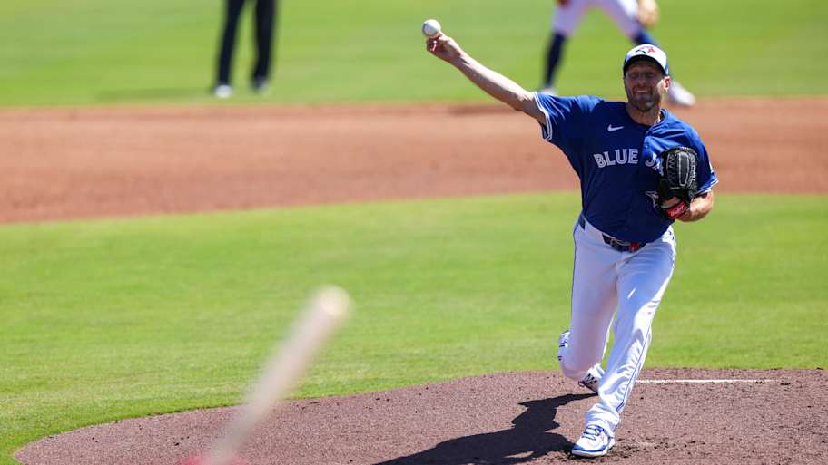 Toronto Blue Jays' Max Scherzer Flashes Leather With No-Look, Behind ...