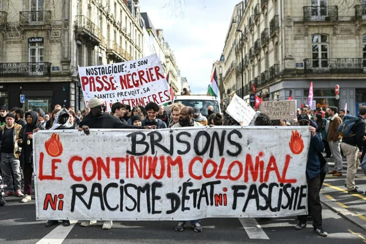 Manifestations contre le racisme: au moins 90.000 personnes ont défilé ...