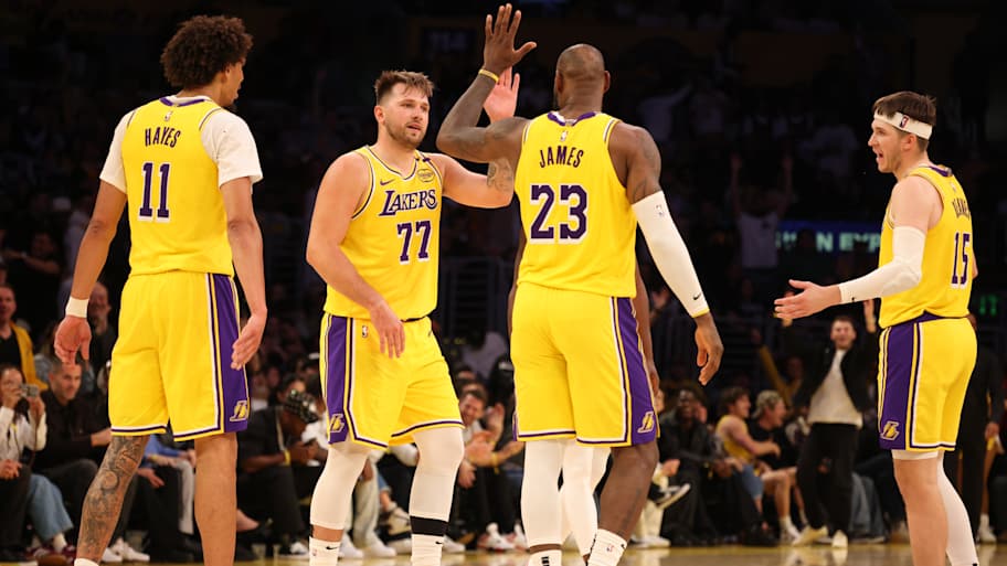 Los Angeles Lakers Announce Starting Lineup vs Bulls