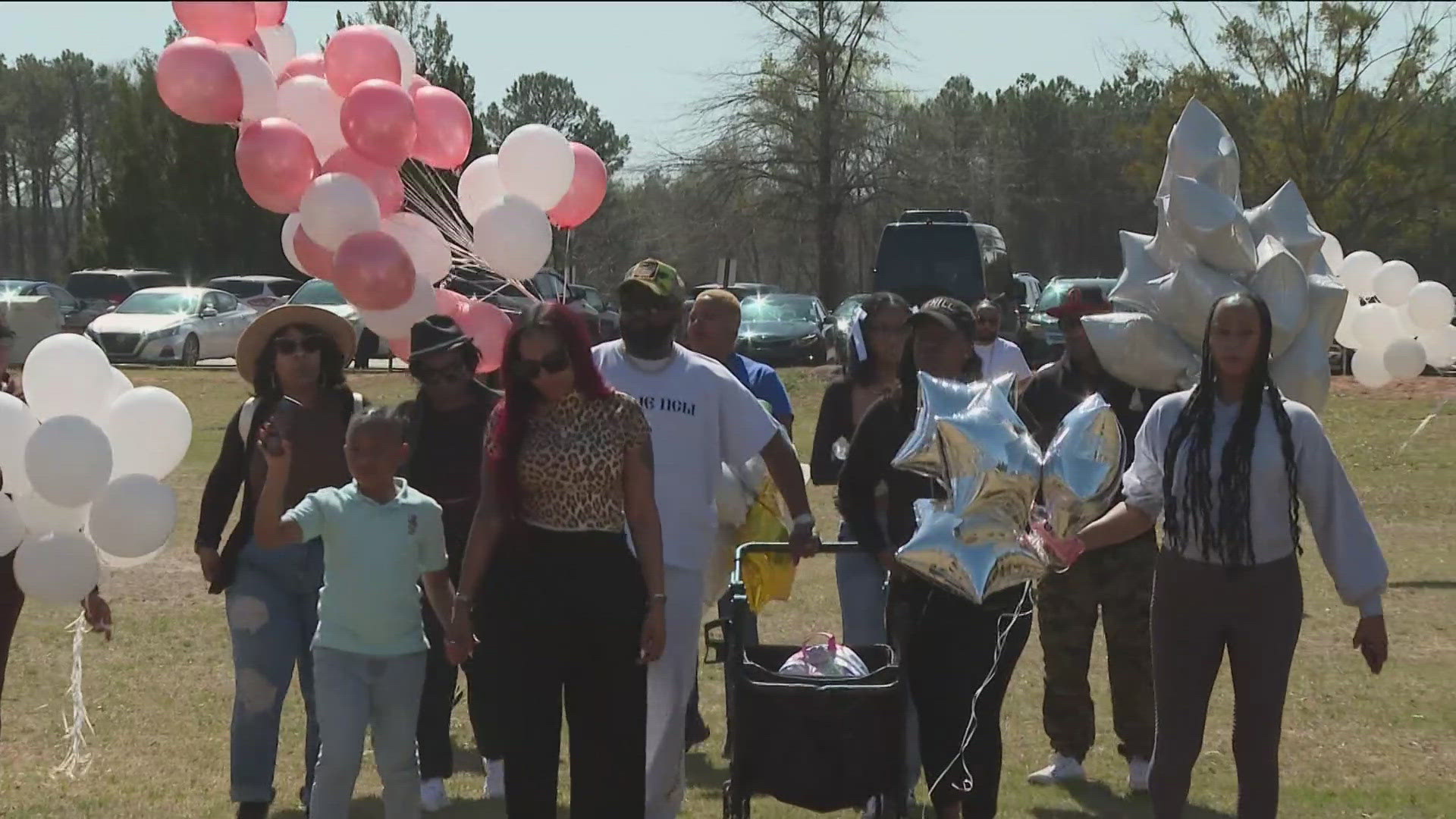 Vigil held for 18-year-old killed at Denny Dobbs Park