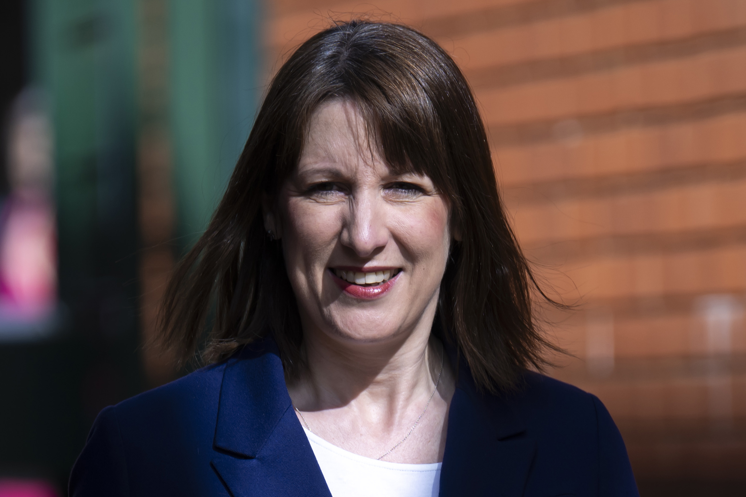 Rachel Reeves unveils £600m to tackle construction skills shortages