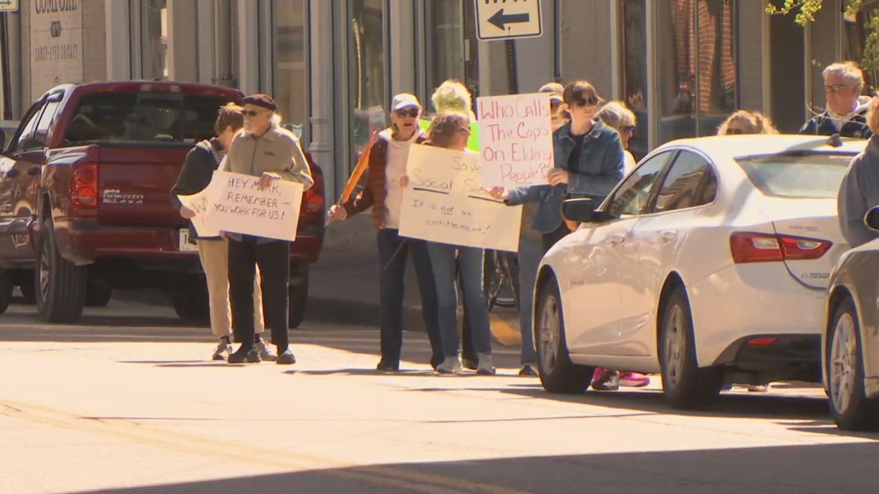 Hundreds protest in frustration against Indiana Rep. Mark Messmer