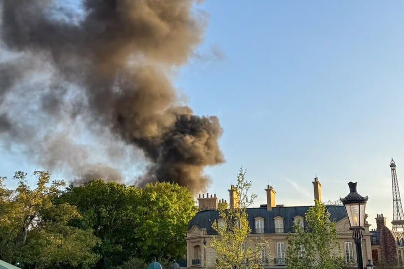 Fire breaks out at Disney's Epcot park in Florida as thick black smoke ...