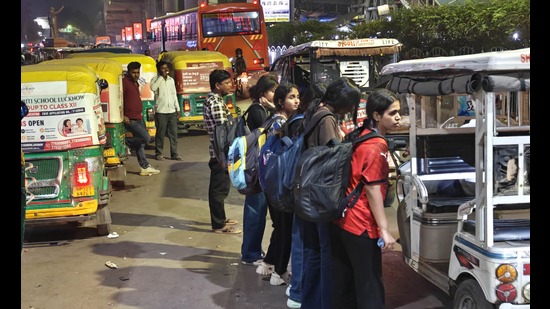 How safe are Lucknow bus terminals for passengers